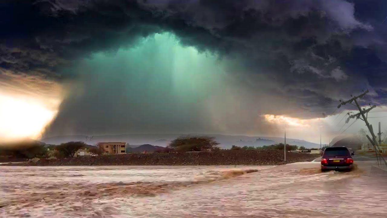 Incredible Amazing Footage ! Terrible Storm Hits Oman, and Flash Floods ...