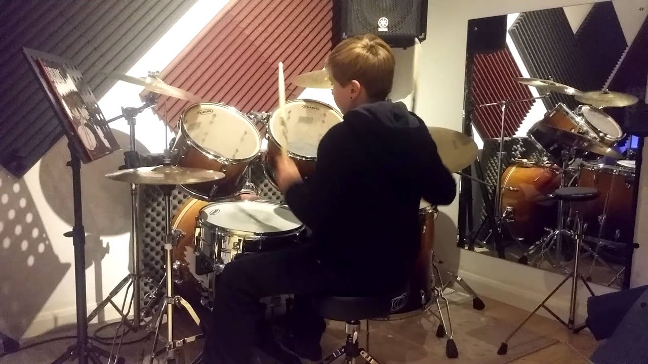 Toby Beasley playing Foo Fighters The Pretender - YouTube