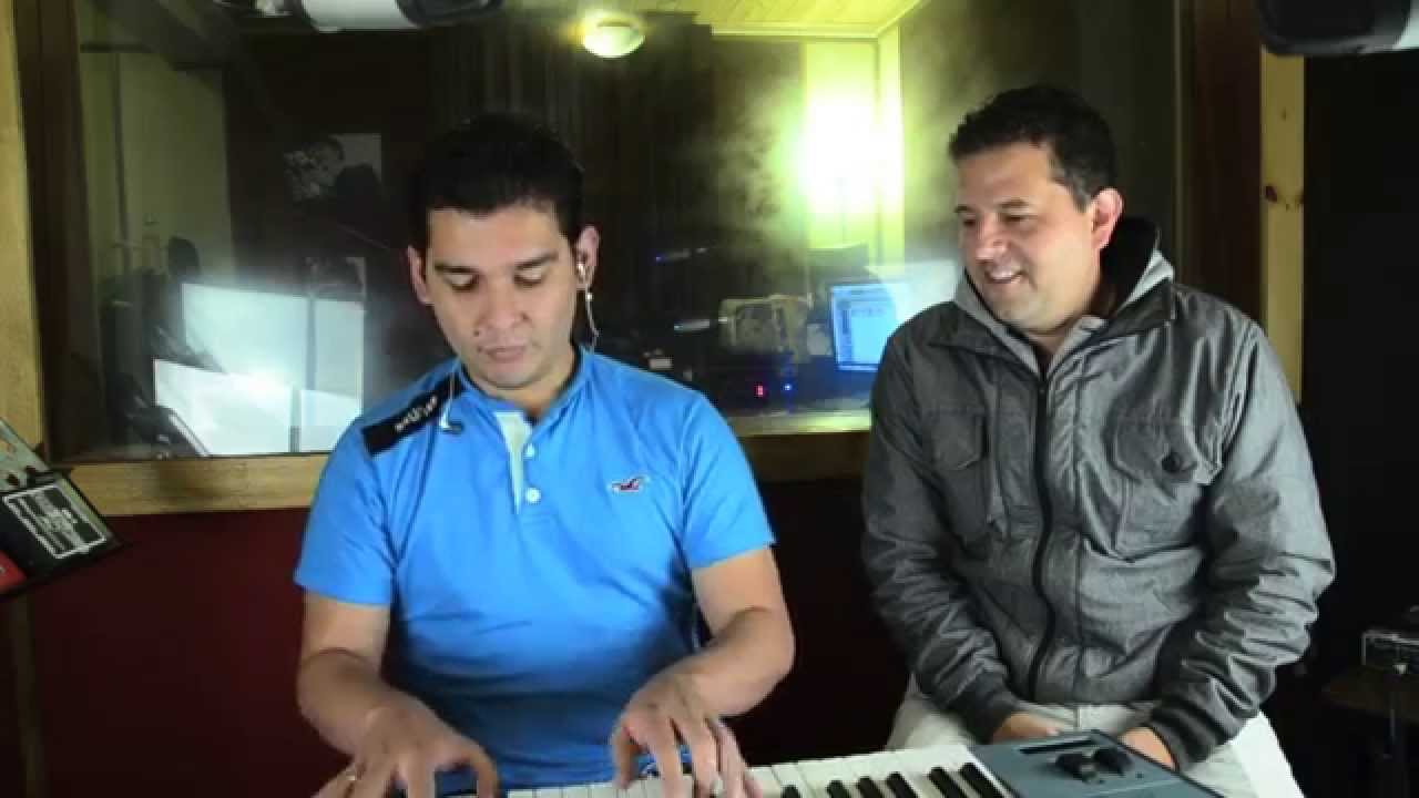 Edwin Rincon Pianista de La zarza orquesta - YouTube