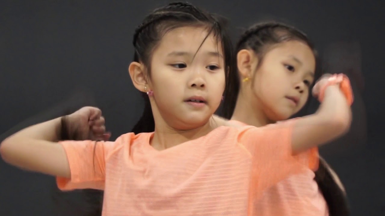 左左右右ZONY&YONY-2018 全新舞力左右 - YouTube