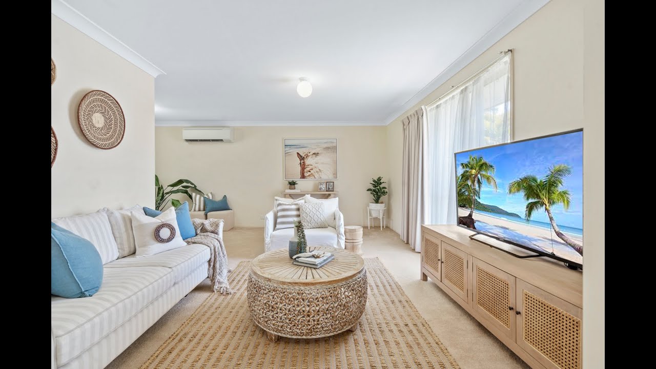 Simon Salm Presents - 74 Winchester Road, Alexandra Hills - YouTube