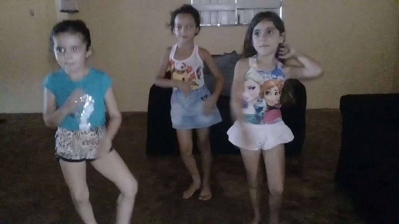 Minhas primas dançando a música olha a explosão - YouTube