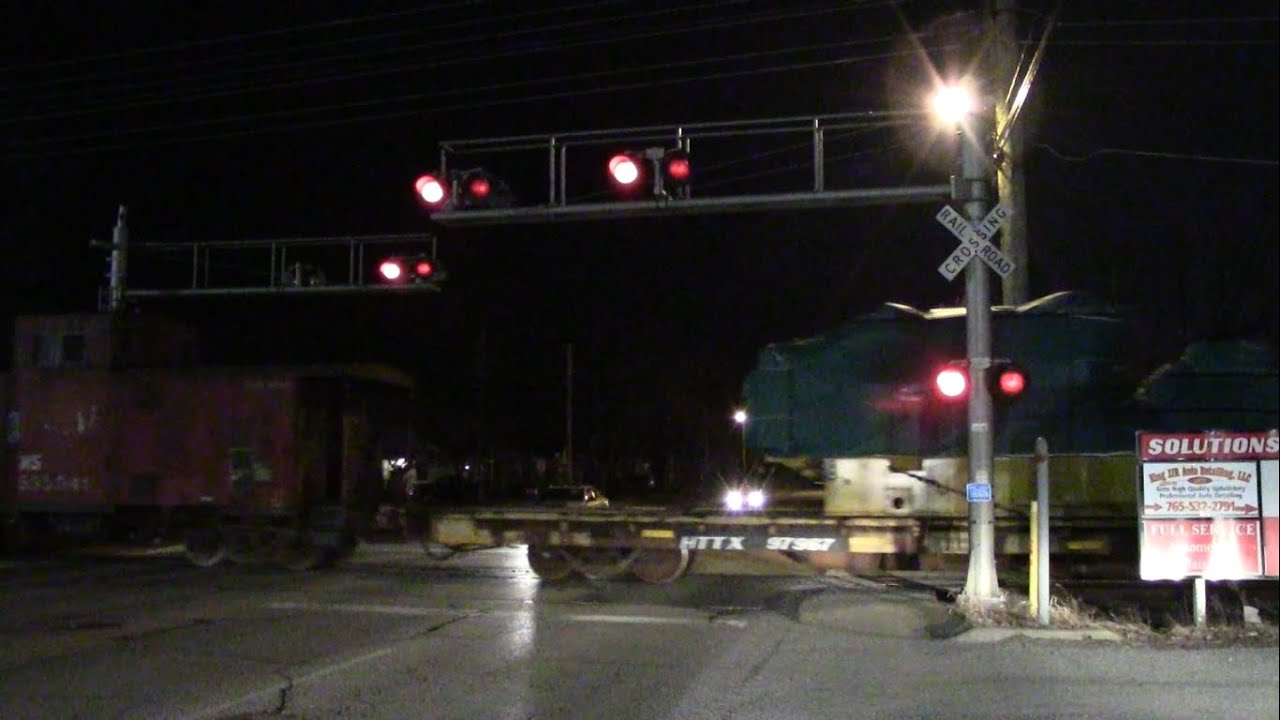 NS DL42 w/ NS 5199 (High Hood) and NS 555041 (Caboose) at Union Street ...
