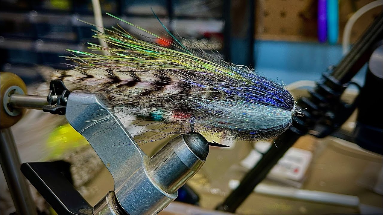 Smallmouth FlyBox Basics- Villwocks Roamer - YouTube