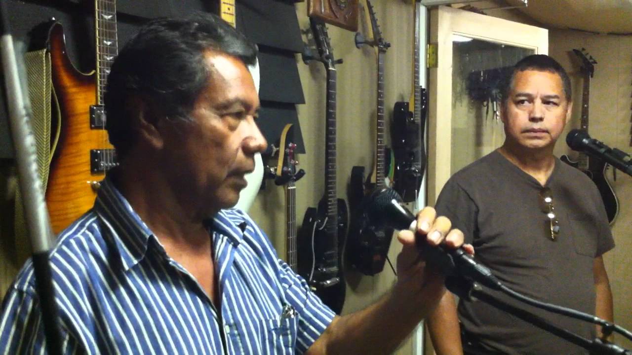 Tony Acosta - Amamos (afinando en ensayo) - YouTube
