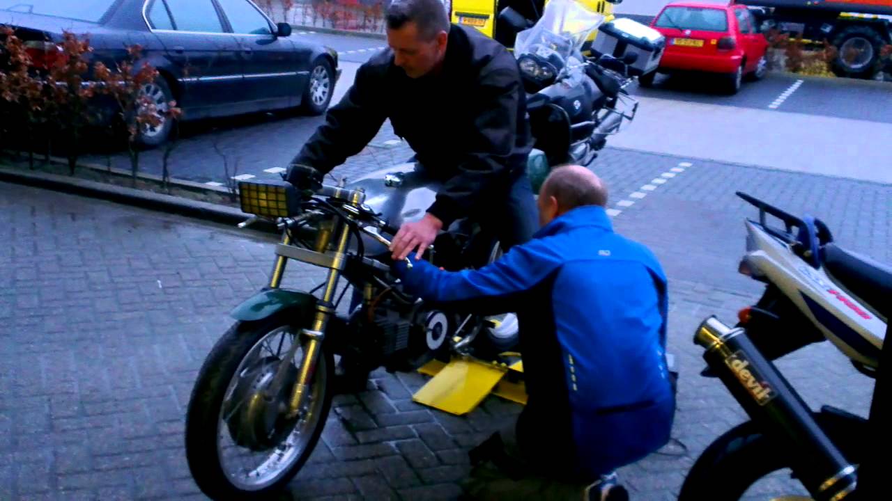 Classic Aermacchi racer starting up @ Madracing - YouTube