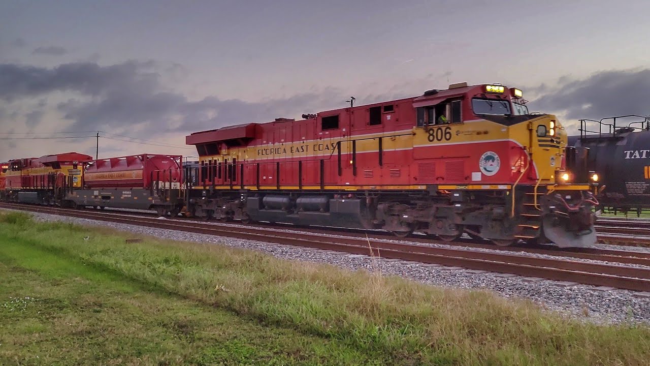 Florida East Coast Railway FEC-206 at New Smyrna Beach Yard in Florida ...