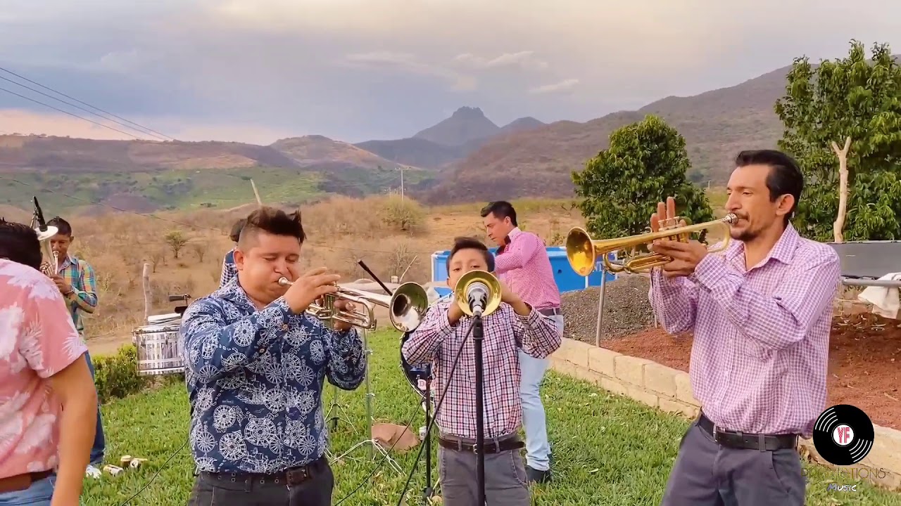 (El toro pinto) La Nueva Banda de Benito Juárez FT Ferrari Cerreño ...