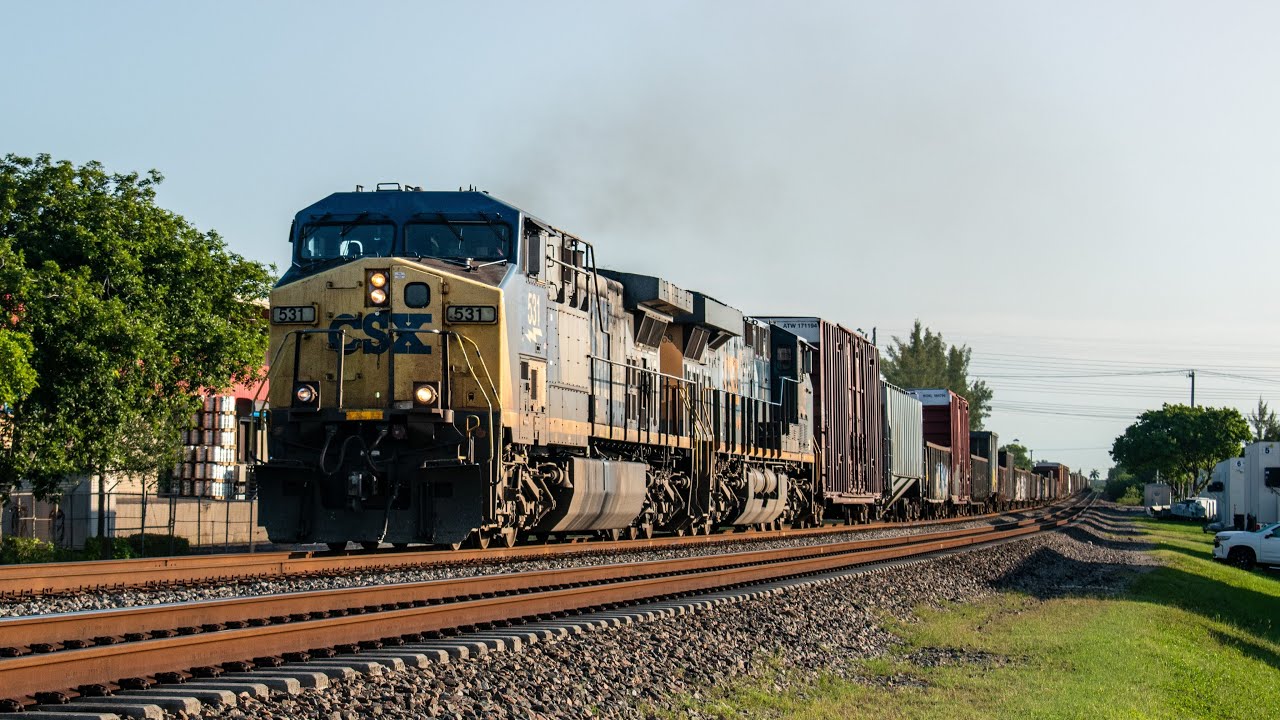 CSX M453-02 with a surprise at the end. - YouTube