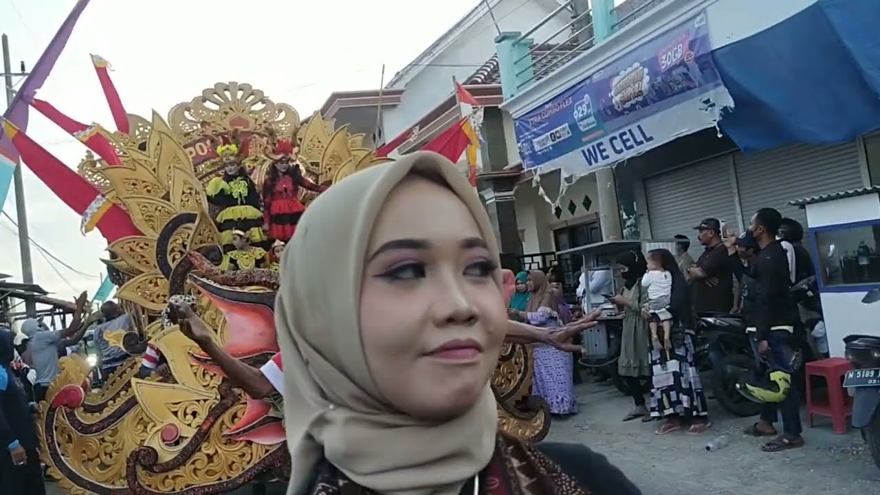 Putra Alam Uldaul Tong Tong Madura - Pawai Karnaval Karang Anyar ...