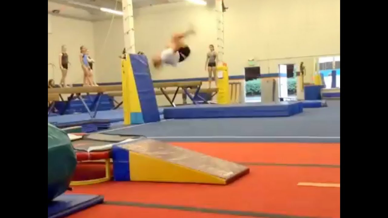 Round off, back handspring,whip, back handspring, back tuck - YouTube