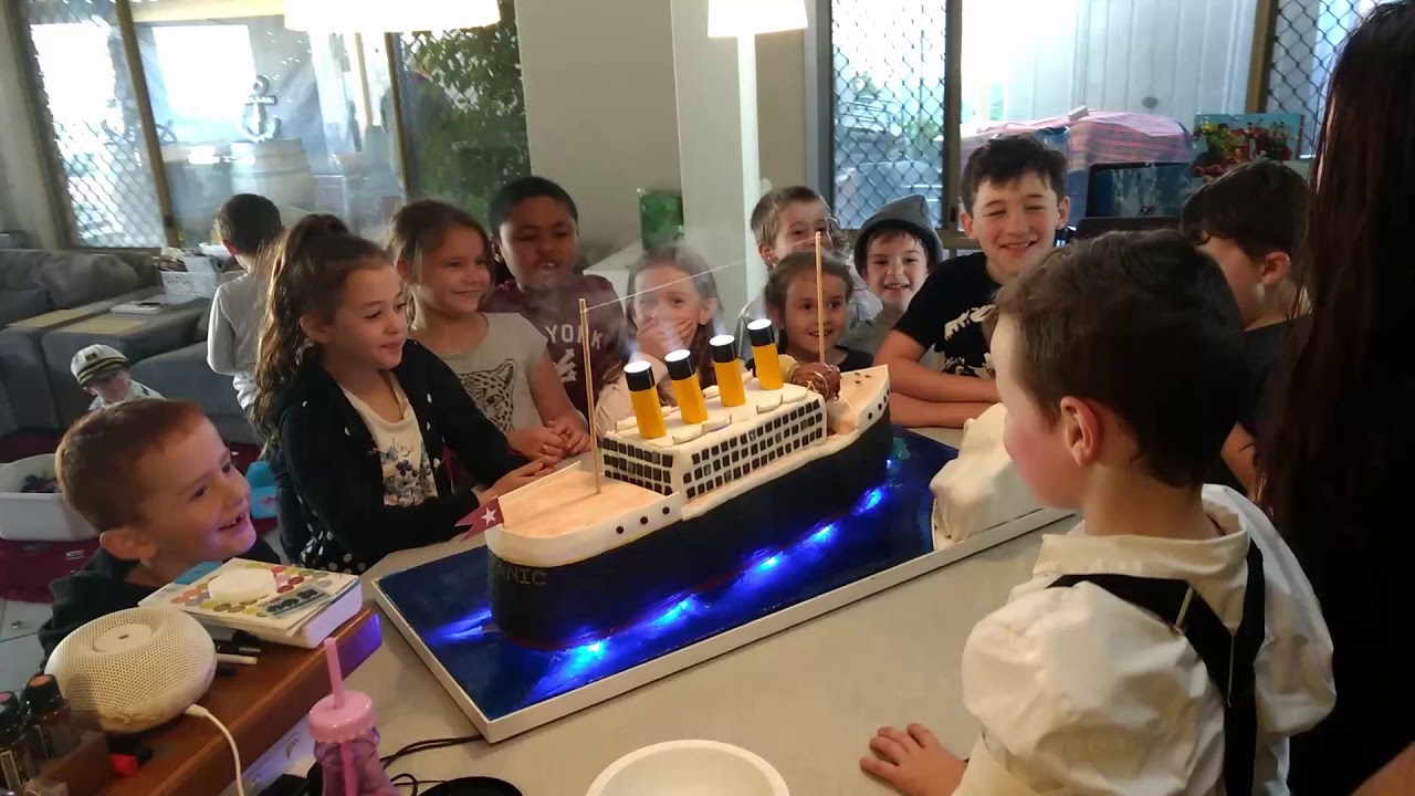 Titanic Birthday cake with lights and smoke! - YouTube