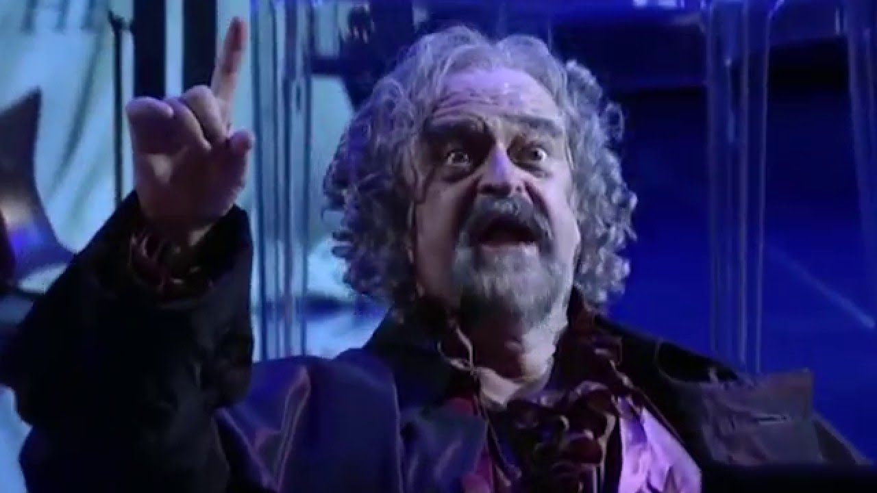 Capriccio mit Kurt Rydl als La Roche - Abgang - YouTube