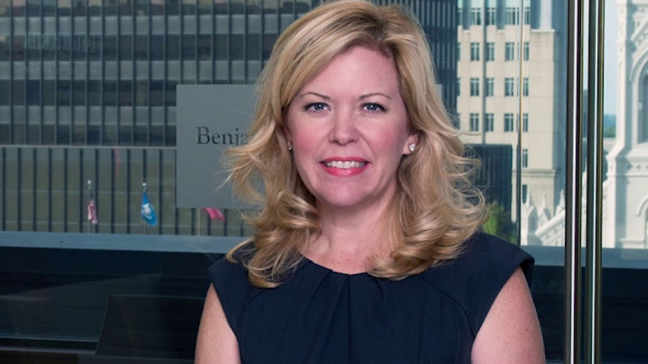 Amy Groves Lowe, Alumna of Distinction | 2019 Hall of Distinction - YouTube