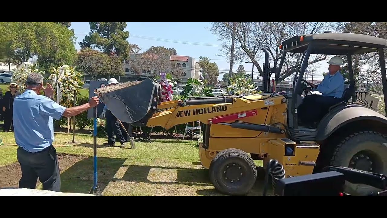 BA CON ROT NUOC MAT KHI NHIN CAN CANH XE DAT DO XUONG QUAN TAI TAI TU ...