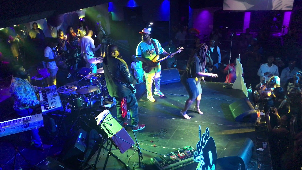 Raw Footage: Sunshine Anderson Performing "Heard It All Before" - YouTube