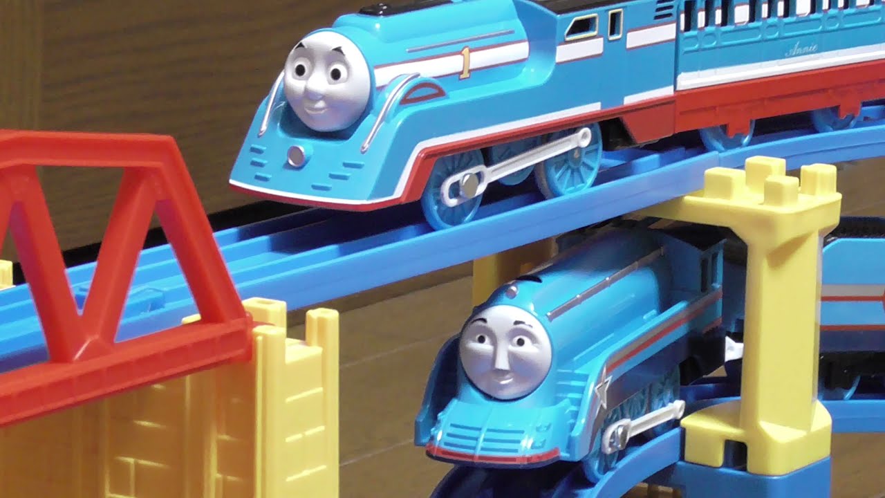 【Plarail】Streamlined Thomas & Shooting Star Gordon on the “Double ...