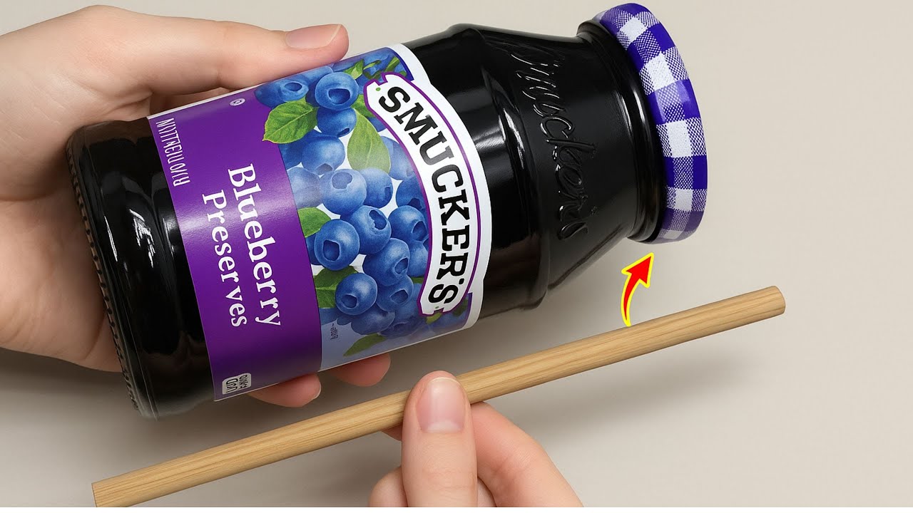 This 1-Second Hack Opens Any Stuck Jar Lid Instantly! - YouTube