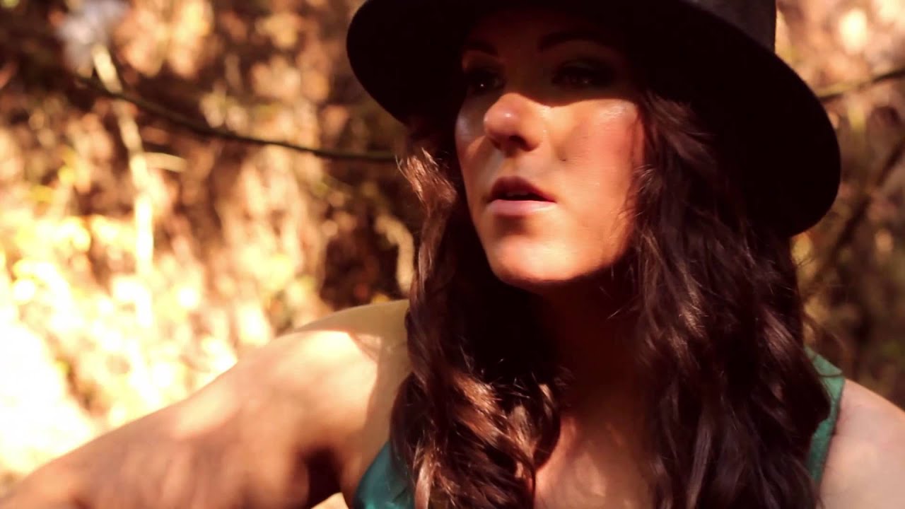 Drowning Now - Darcy Fox [Official Music Video] - YouTube