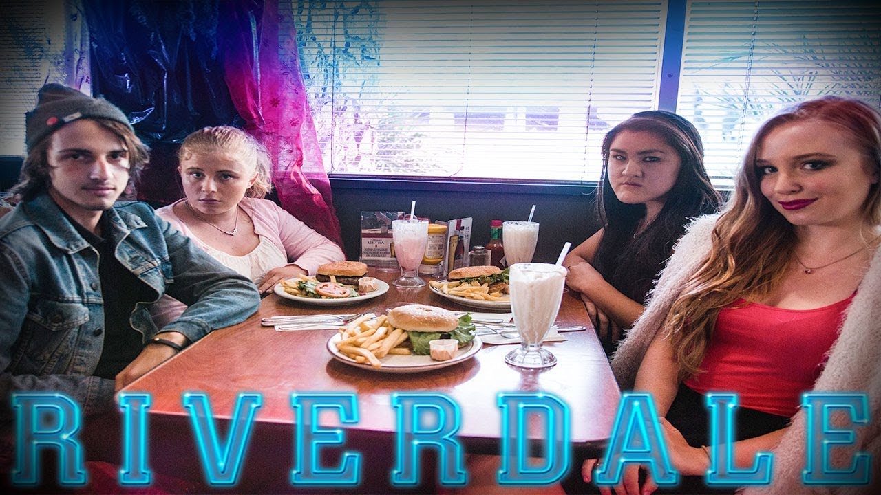 JUGHEAD, BETTY, VERONICA, & CHERYL EAT A BURGER | Riverdale sketch ...