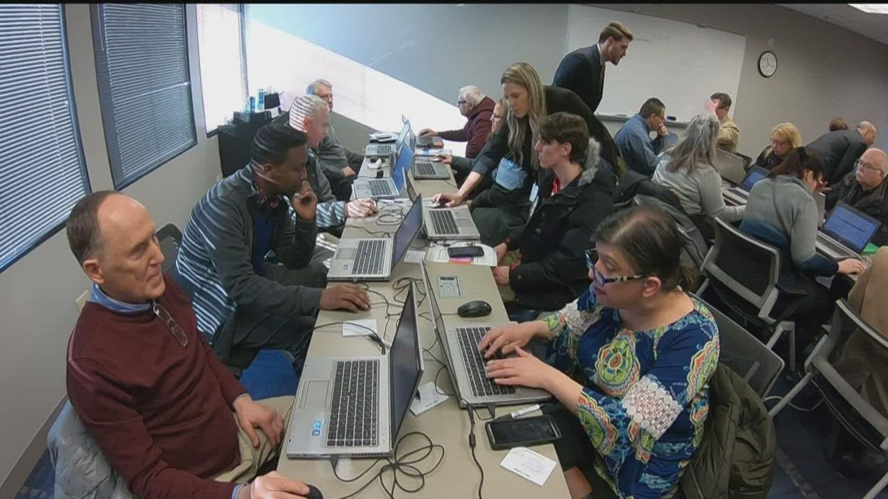 More than 214,000 jobs open in MN, setting record high - YouTube