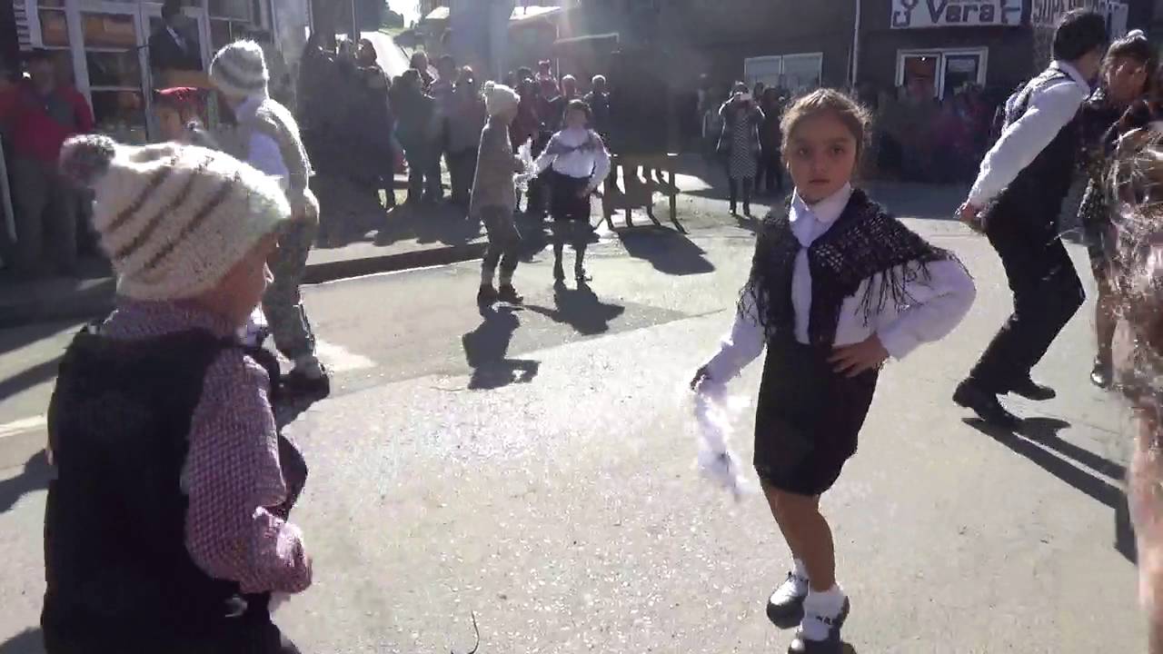 PRESENTACIÓN CUECA CHILOTA - YouTube