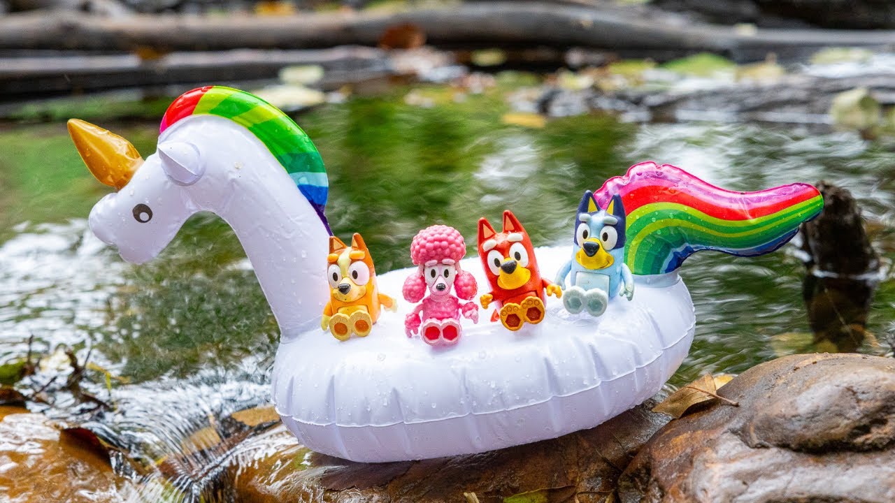 BLUEY et BINGO à la Cascade Magique ! | Jouets Bluey en Français - YouTube