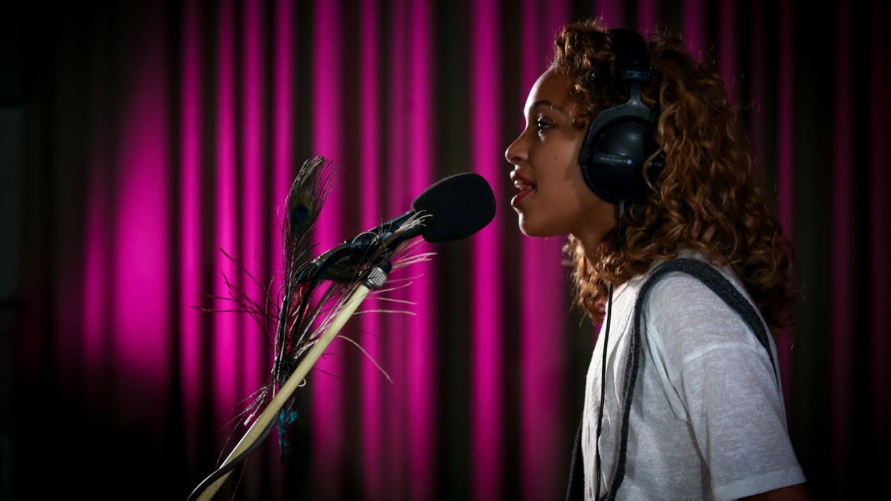 Izzy Bizu - Diamonds (Maida Vale session) - YouTube