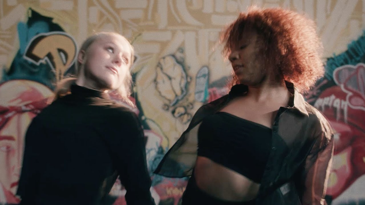 Lily Rose - "Remind Me Of You" (Official Music Video)