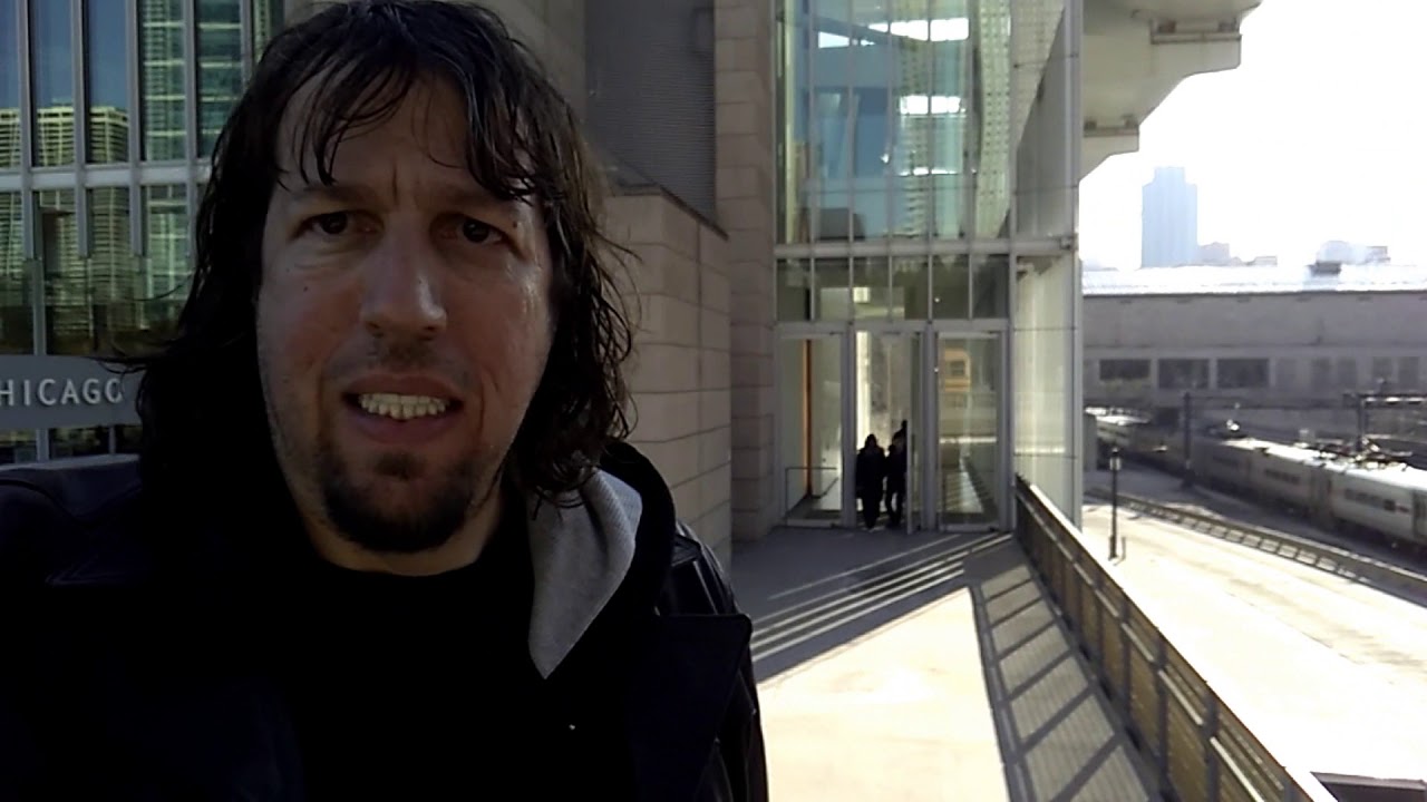 Romeo Rose gives you a tour of his new home Chicago - YouTube