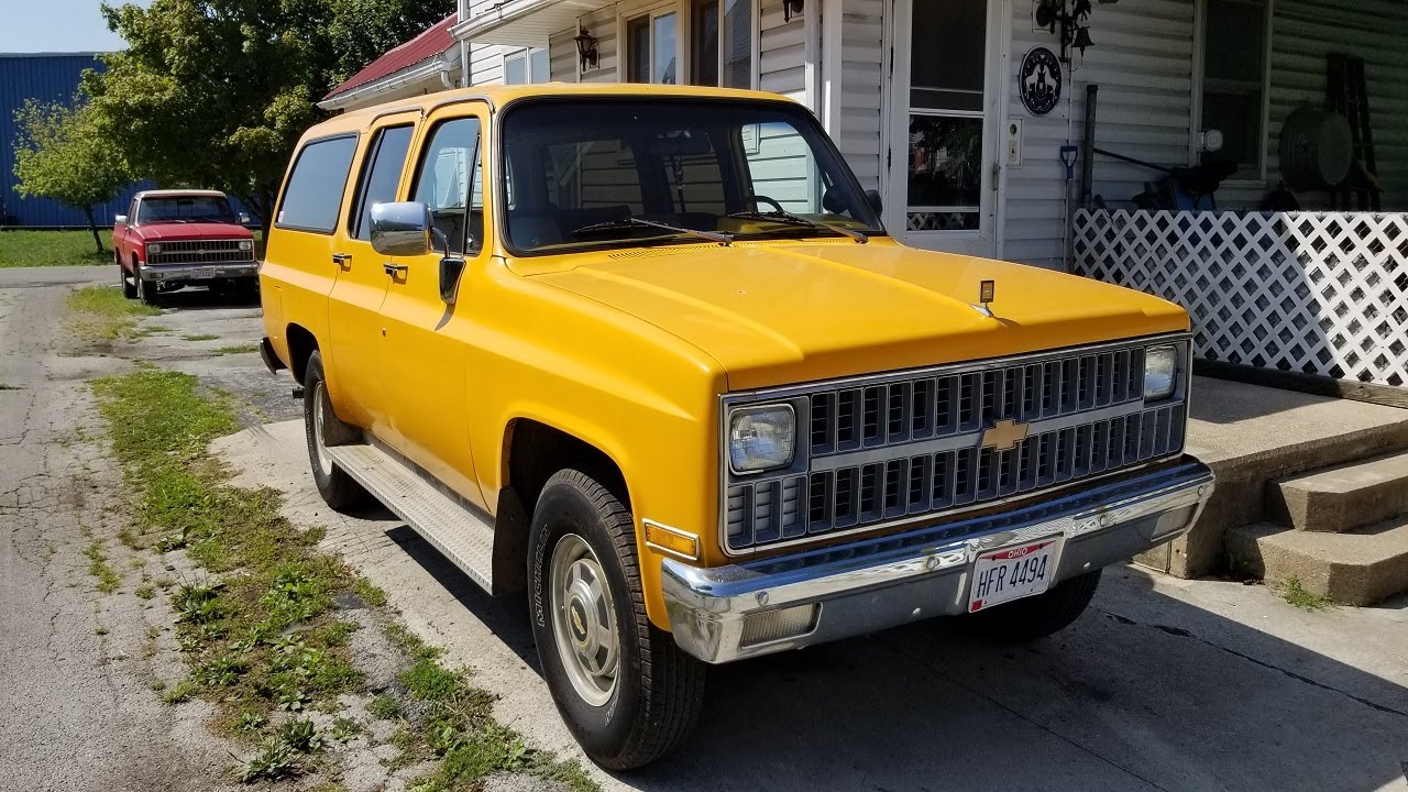 walk around my 1983 chevy square body suburban - YouTube