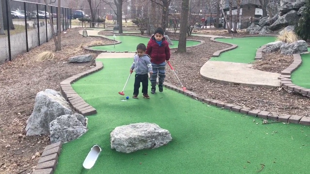 Mini Golf At Diversey Driving Range ⛳🏌 - YouTube