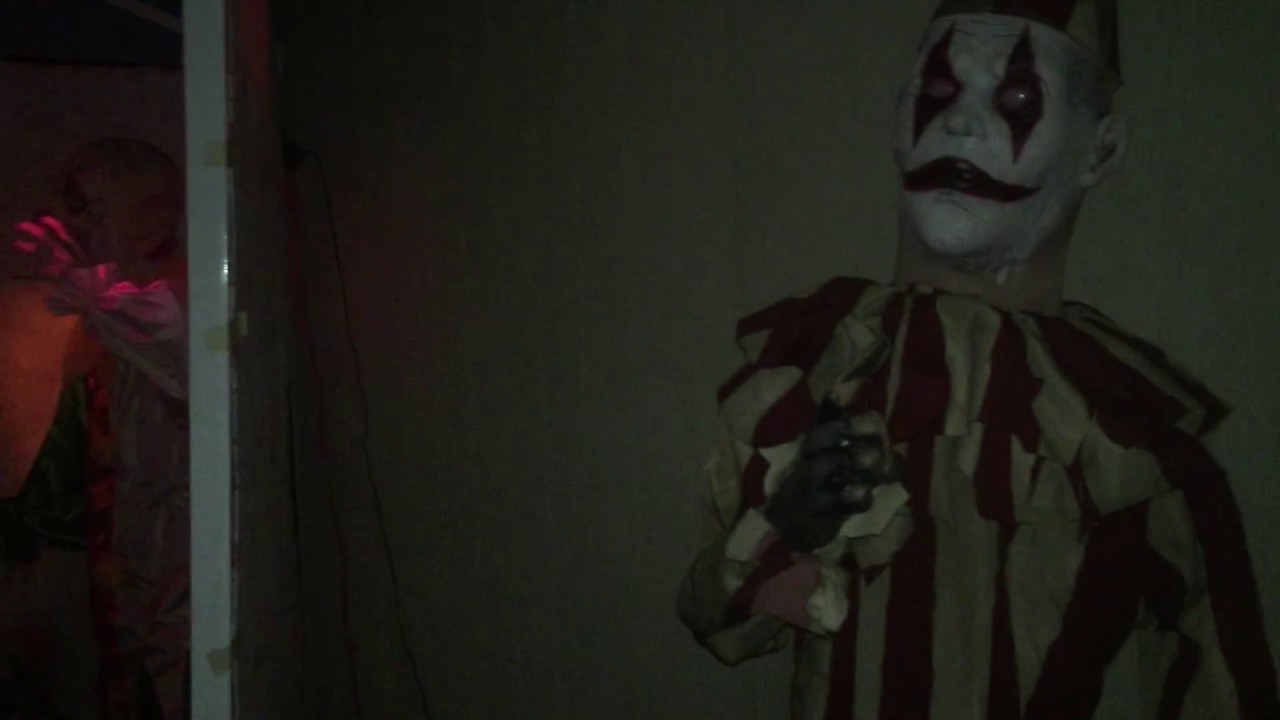 DIY Halloween Haunted House Clown Tent - YouTube