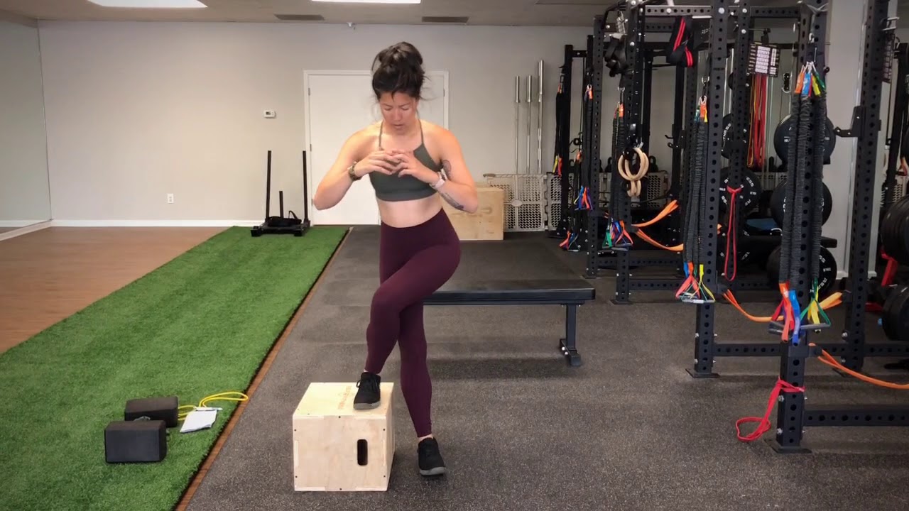 Crossover Step Up + Balance + Curtsey Lunge - YouTube