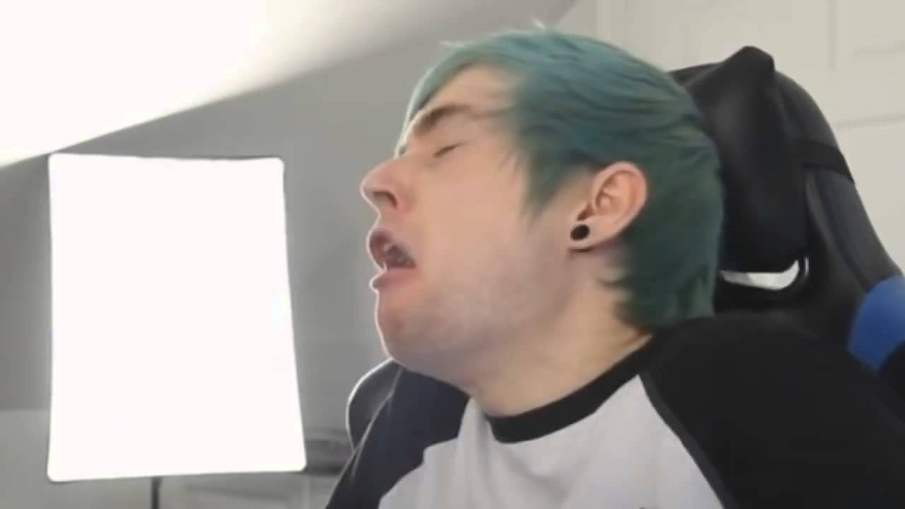 DanTDM Sings his intro so funny [The Red one has been chosen] - YouTube