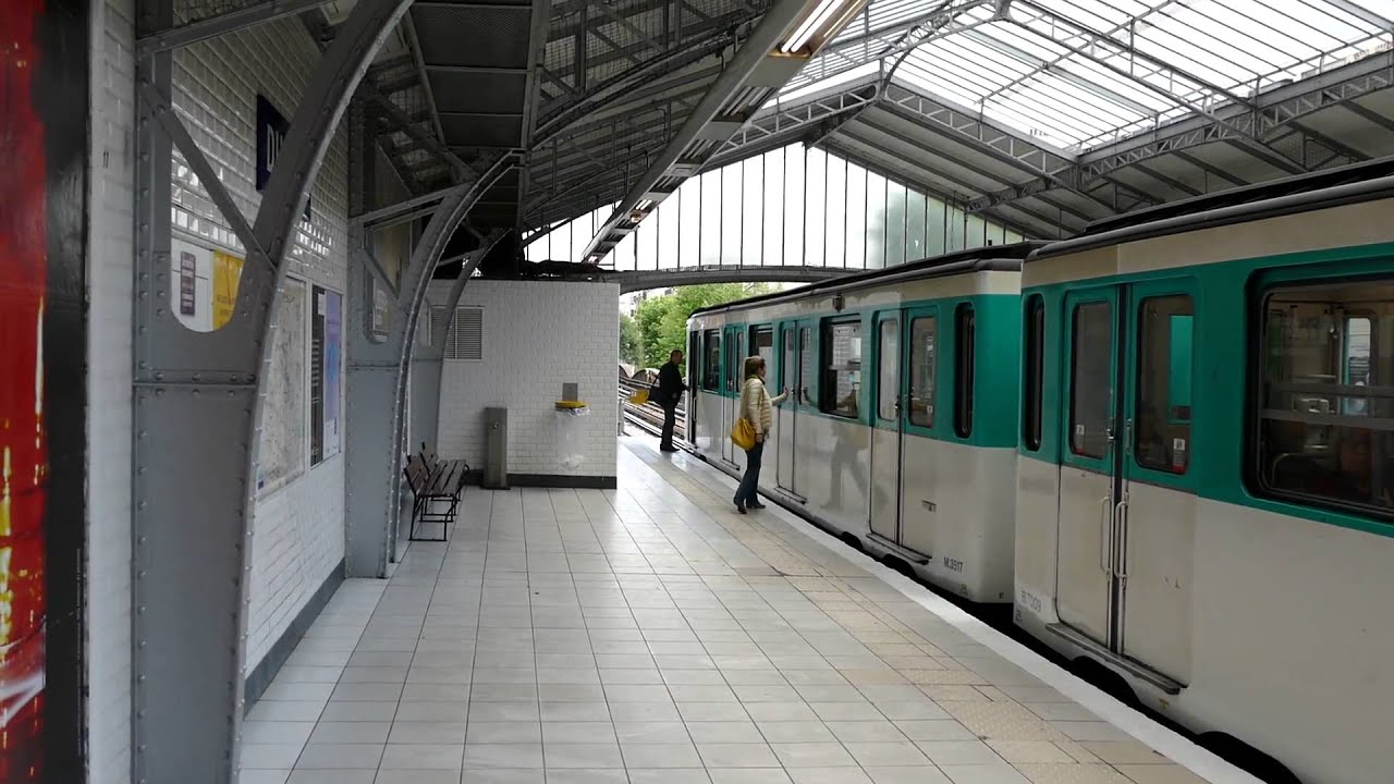Paris Metro: Dupleix and Bir Hakeim Stations Line 6 21 May 2015 - YouTube