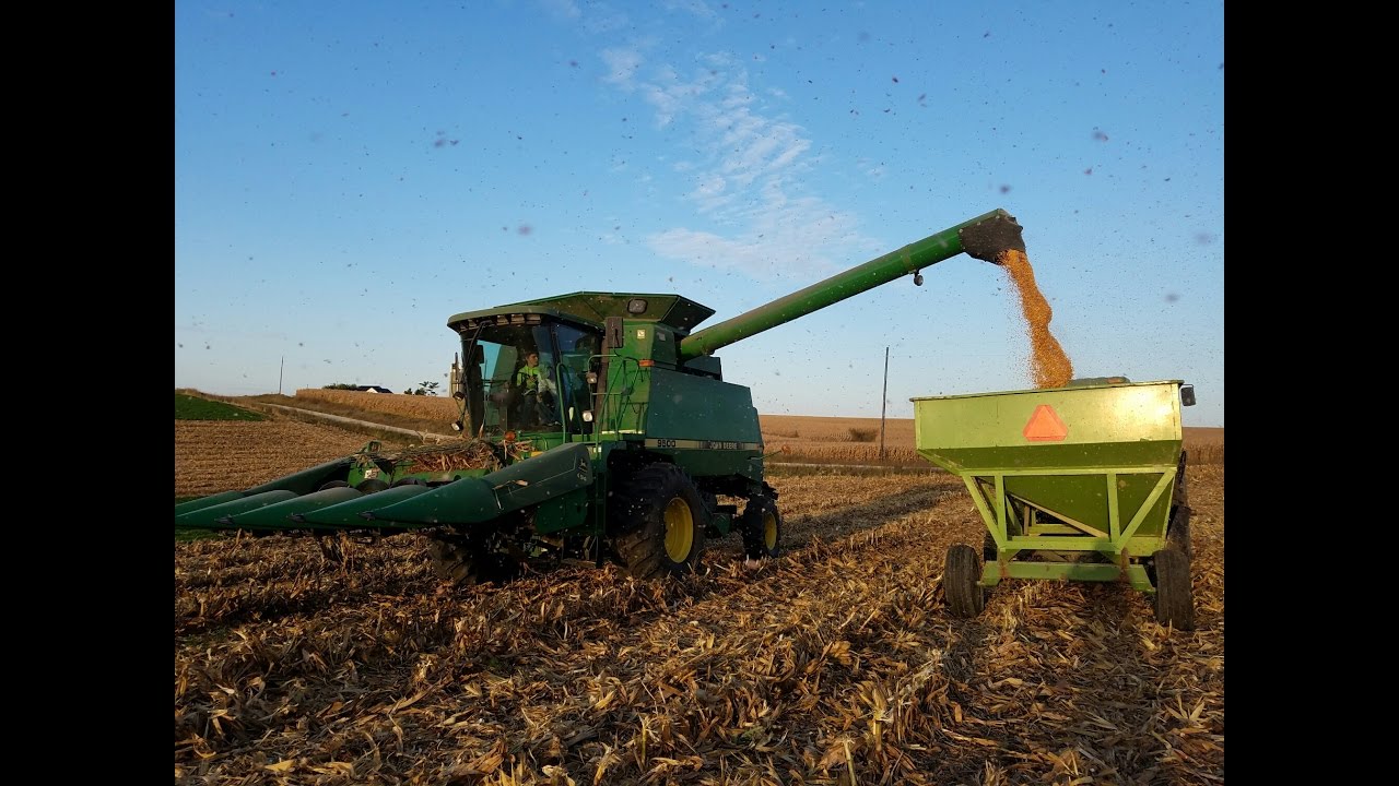 Northeast Iowa Corn Harvest - YouTube
