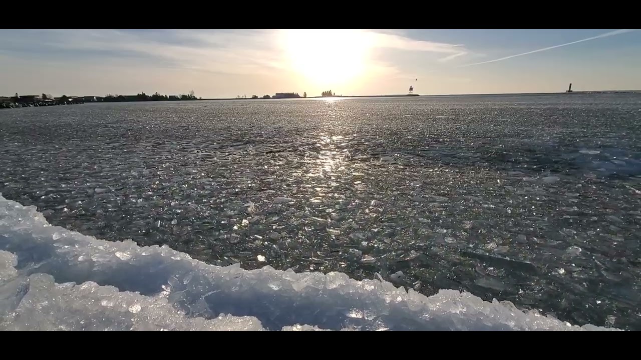 Rolling Waves Of Slush - Lake Superior, Minnesota - YouTube