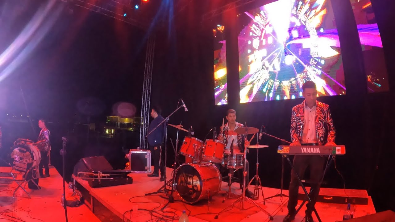 Temas Para Bailar ...con ese Toque Auténtico de la Original Banda ...