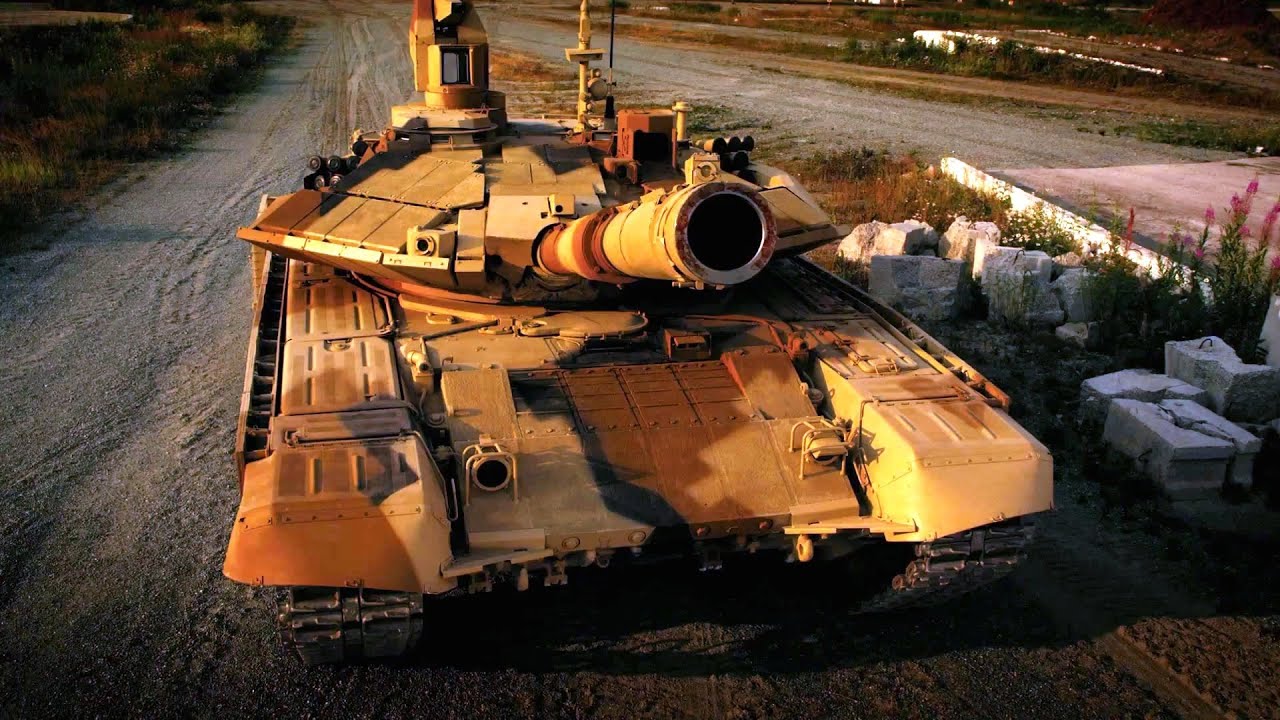 UralVagon Zavod - Military Assets Live Firing At RAE 2013 [1080p] - YouTube