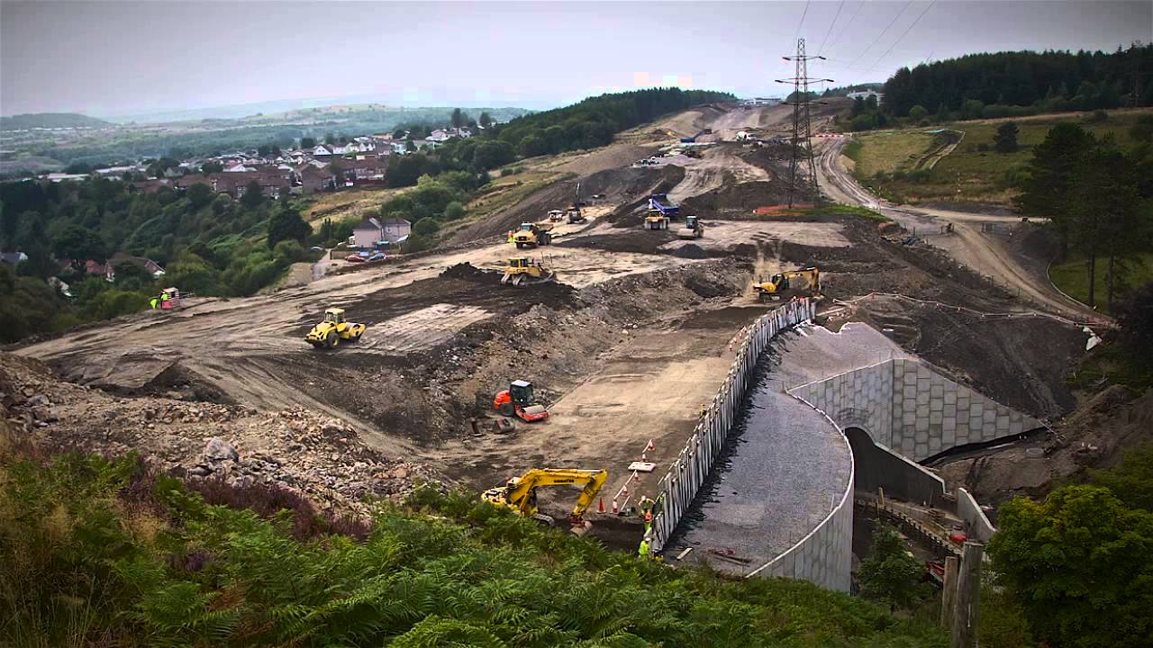 A465 Dualling Section 3 - Carno Embankment Construction - YouTube