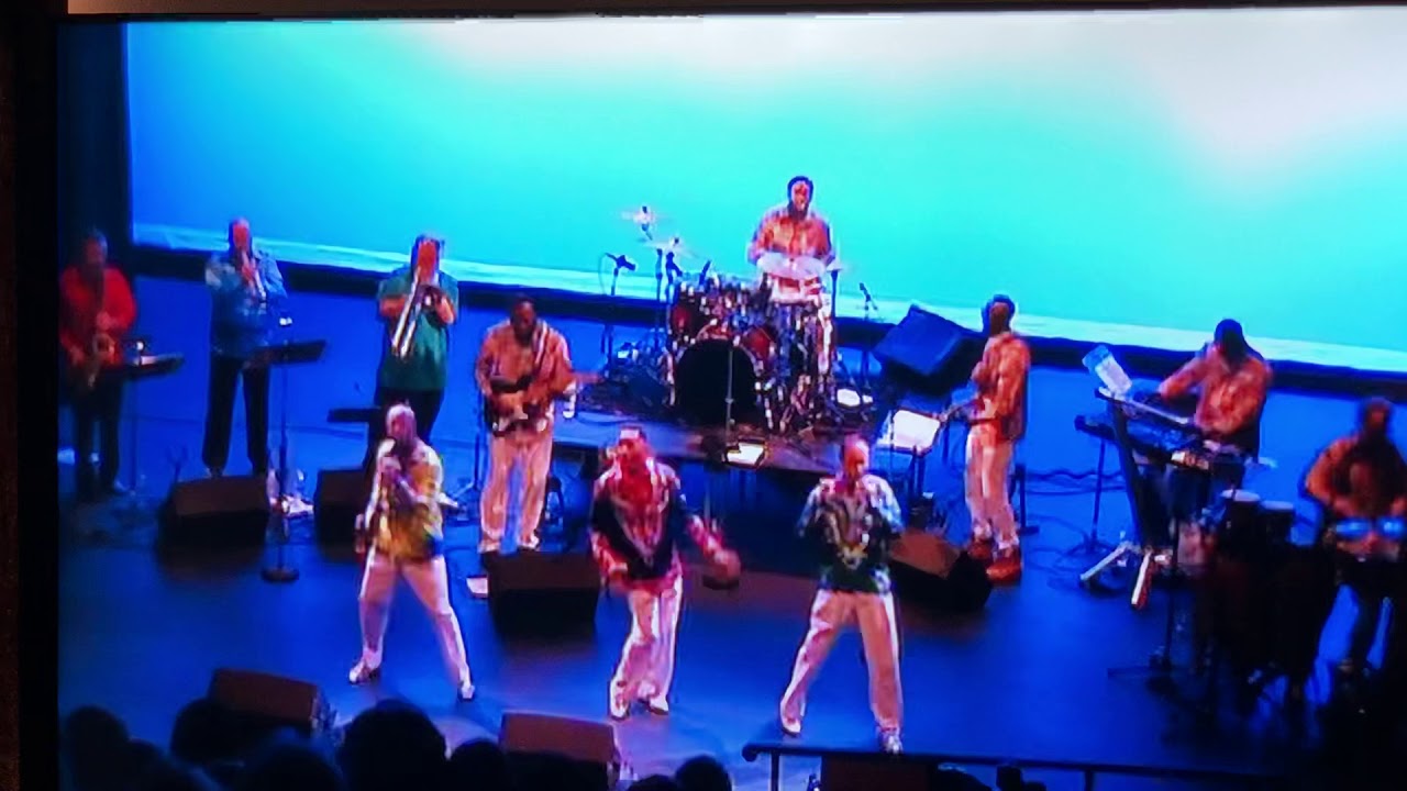 Elements Earth Wind & Fire Experience perform Shining Star - YouTube