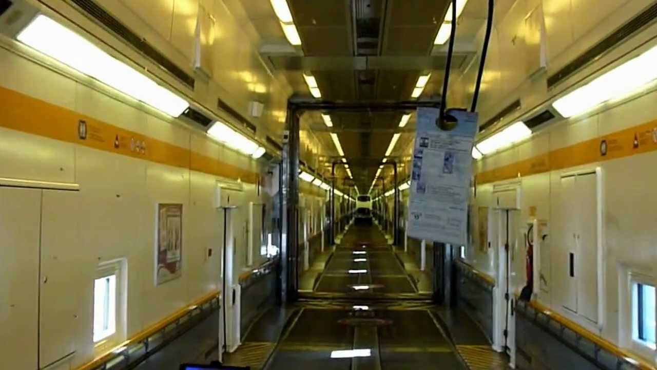 Entrée dans le shuttle.avi - YouTube