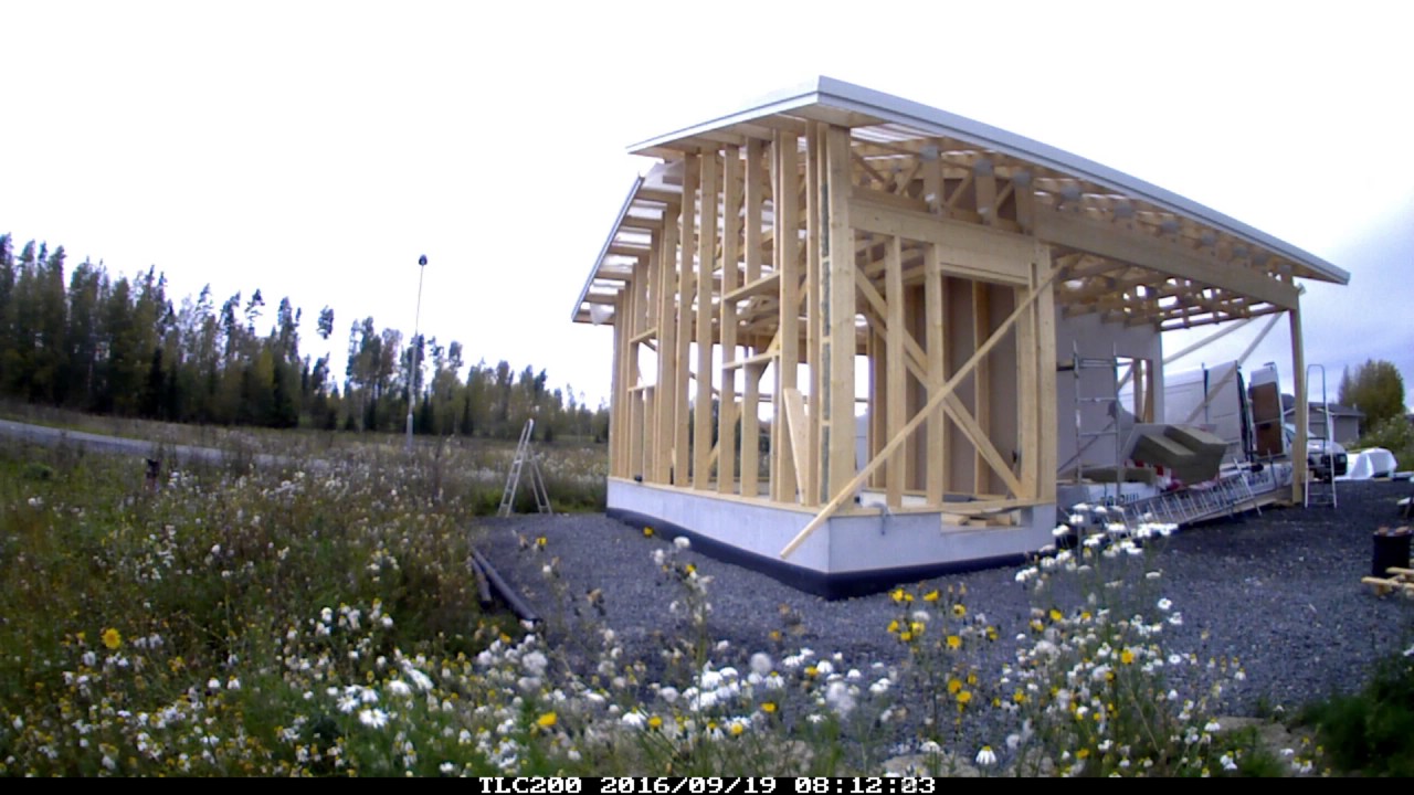 Autotallin rakennusta - YouTube