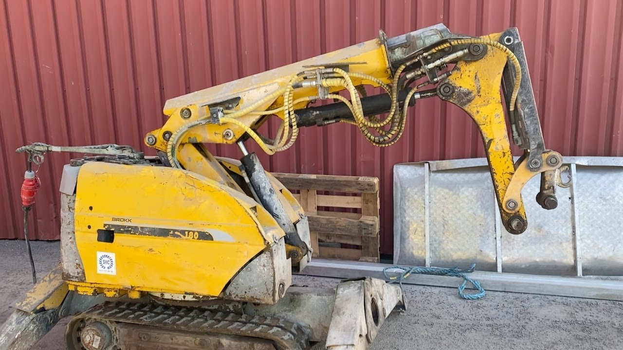 Köp Rivningsrobot Brokk 180 på Klaravik - YouTube