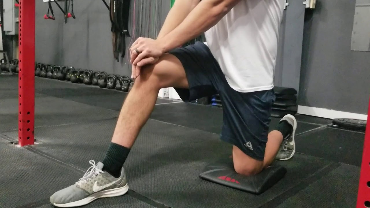 Patellar inferior glide - YouTube