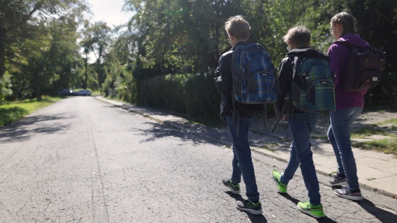 School Safety, Walking to School and Riding the Bus - YouTube