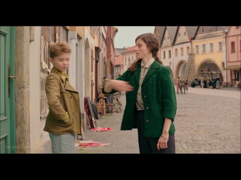 Watch the David Bowie-inspired final scene of 'Jojo Rabbit'