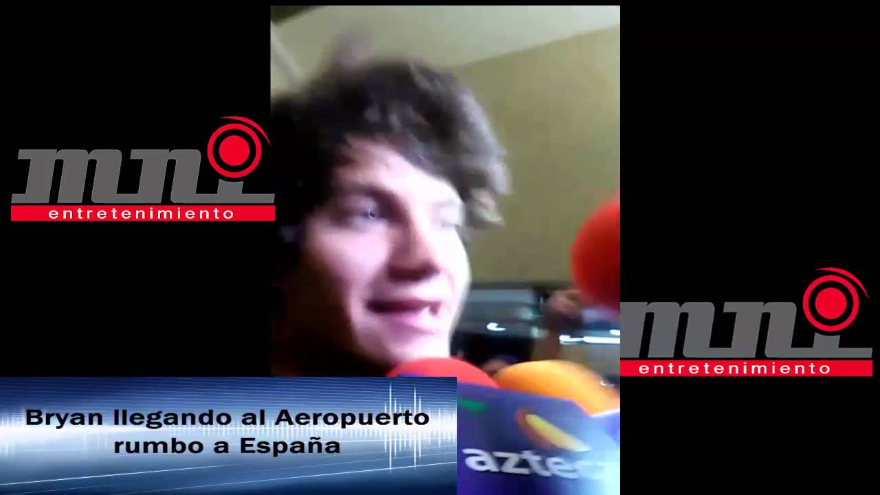 Bryan Mouque de CD9 en el Aeropuerto rumbo a España - YouTube