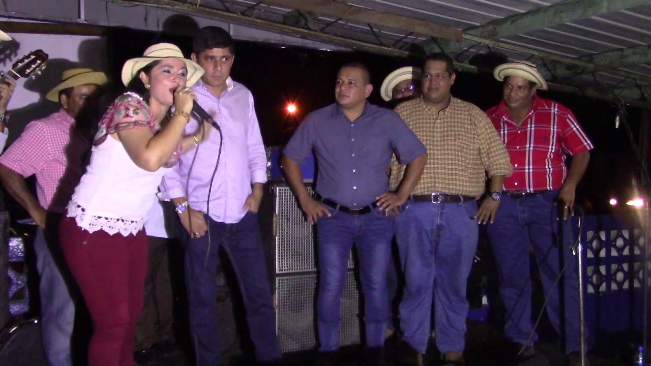 ARIEL ALBA Y ALBIN CAMARENA- HOMENAJEADOE EN LA MESA - YouTube